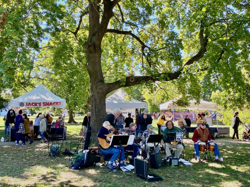 Farmers add new flavors to beloved farmers market – Southside Community ...